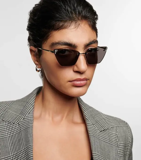Fendi Cat-eye Sunglasses - Brown