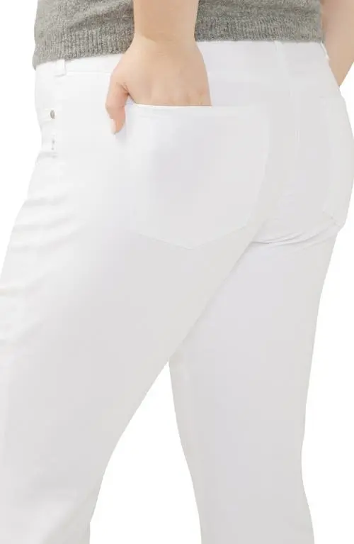 SILVER JEANS CO. Suki Curvy Kick Flare Jeans