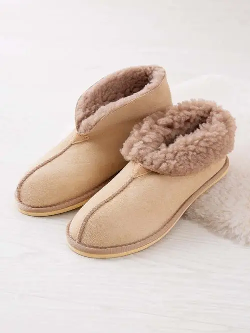CELTIC & CO. Shearling Bootee Slippers - Oatmeal