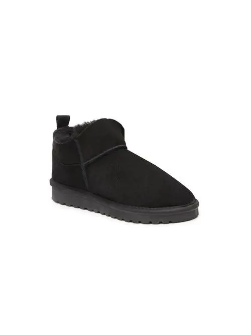 CELTIC & CO. Celt Super Shortie Shearling Boots - Black