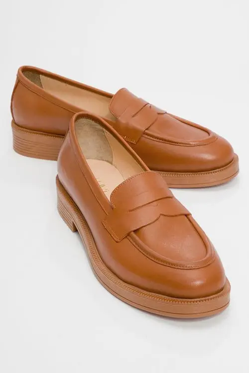 FOREVER & ALWAYS SHOES Bree Platform Leather Loafer - Cognac Leather