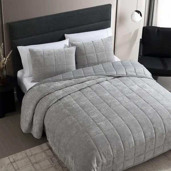 Vera Wang Chenille Box Solid 3 Piece Quilt Set, King - Silver Grey