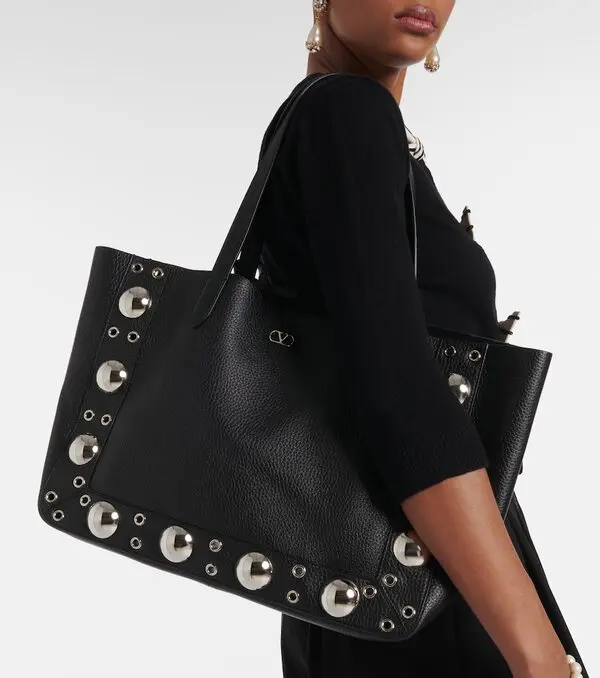 Valentino Garavani Nellcôte Medium Studded Leather Shopper - Black