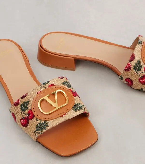 Valentino Garavani Vlogo Cherryfic Slides - Neutrals
