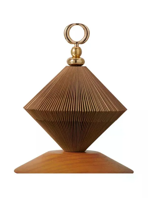 BY GABS Pião Sculpture