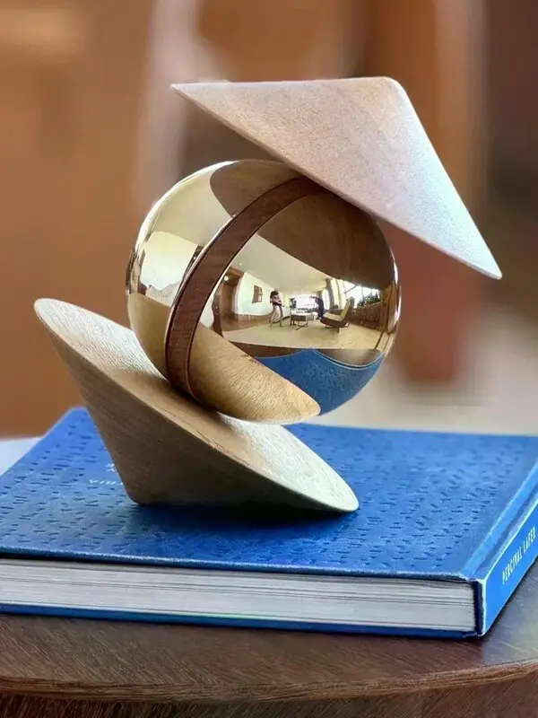 BY GABS Gira Gira Sculpture