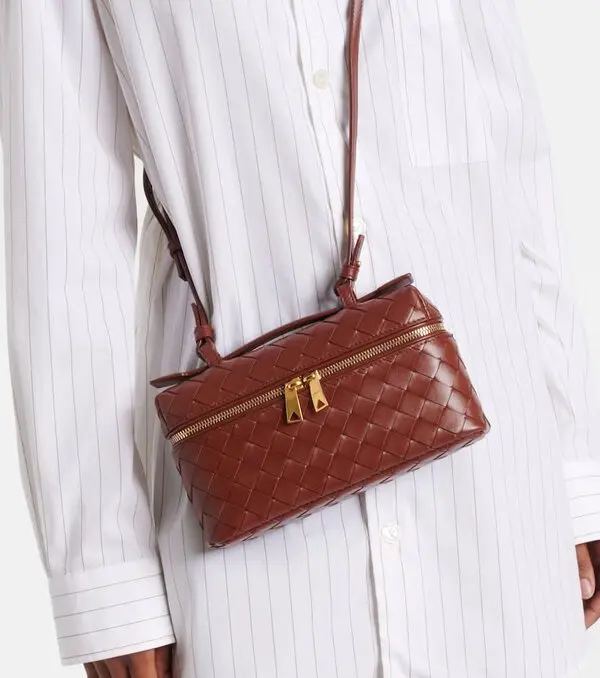 Bottega Veneta Intrecciato Leather Vanity Bag - Brown