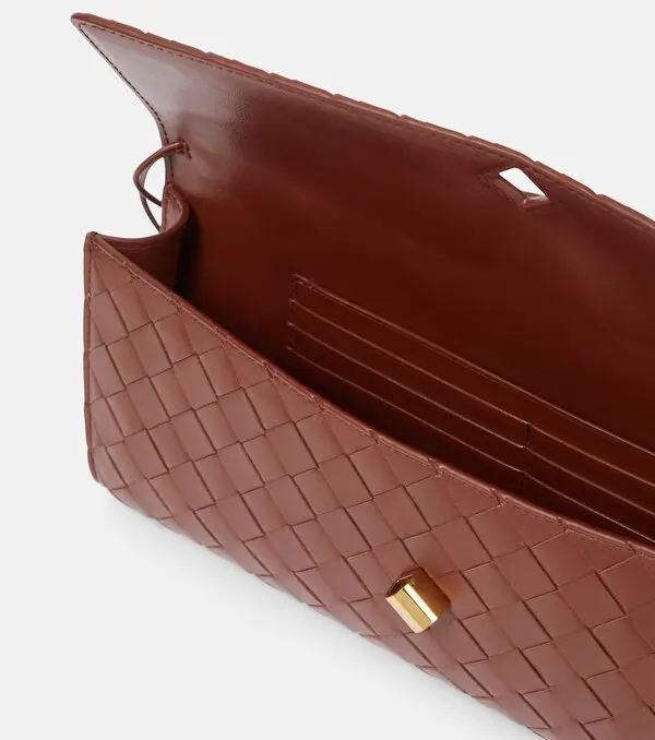 Bottega Veneta Andiamo Knot Intrecciato Clutch - Brown
