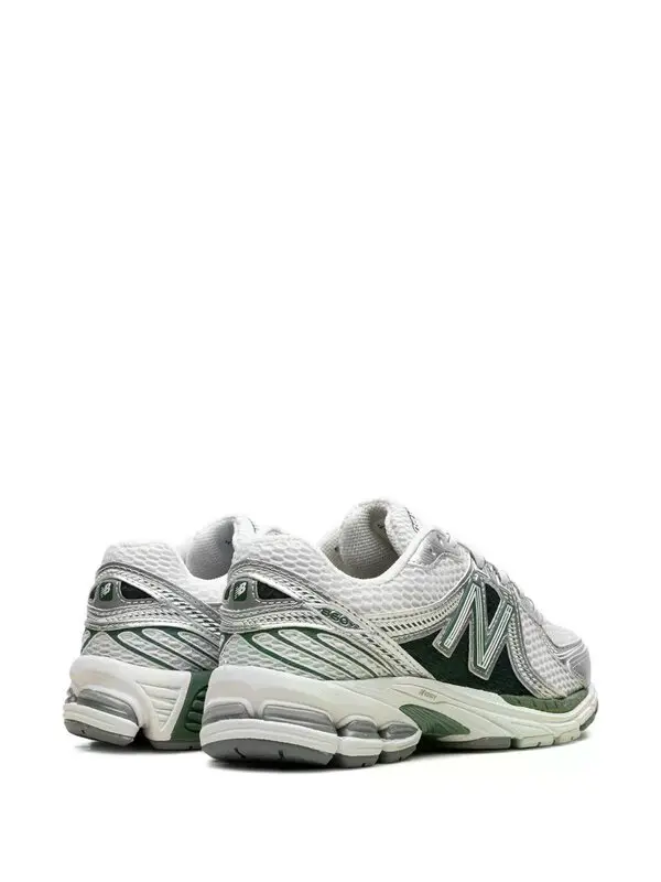 NEW BALANCE 860v2 Sneakers - White
