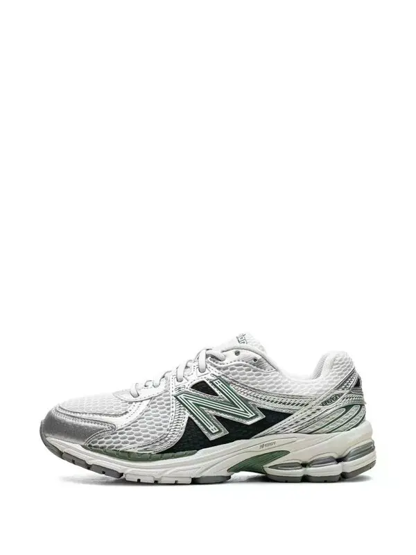NEW BALANCE 860v2 Sneakers - White