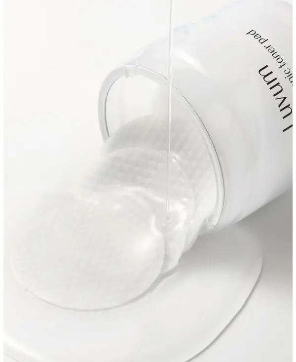 LUVUM Witch Hazel Hyaluronic Toner Pad
