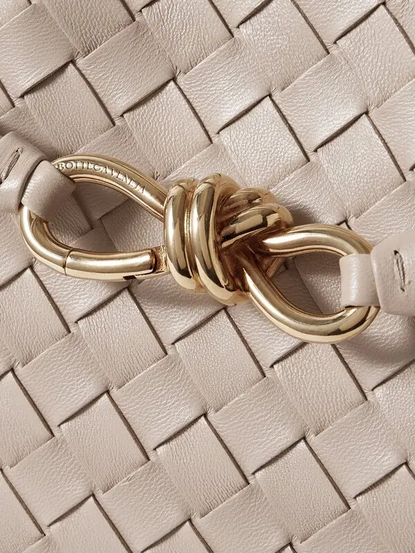 Bottega Veneta Andiamo Medium Intrecciato Leather Tote - Neutrals