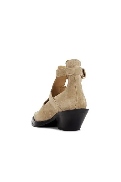 Gabriela Hearst Castro Buckled Suede Boots - Sand