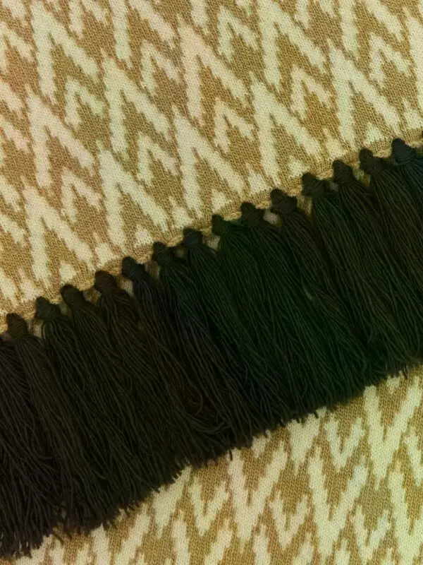 Valentino Garavani Toute La V Knitted Wool Scarf - Neutrals