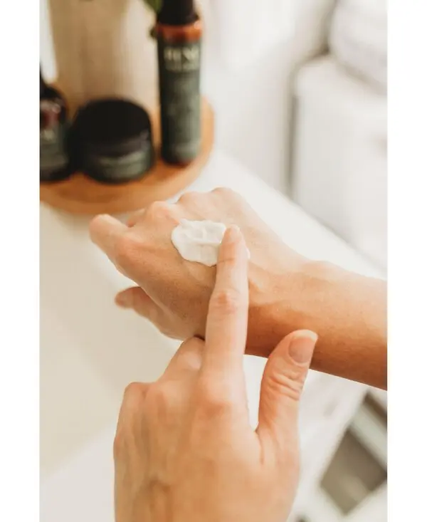 RENU NATURALS Pure Radiance Face Moisturizer With Peptides