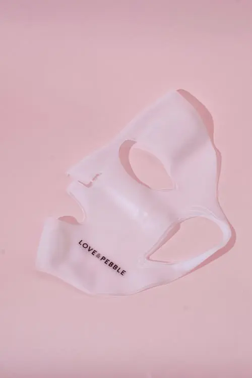 LOVE AND PEBBLE Reusable Silicone Face Mask