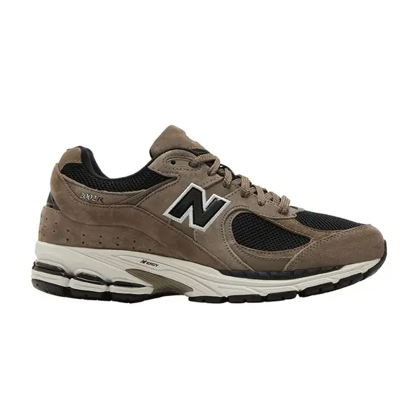 NEW BALANCE 2002r Sneakers - Brown