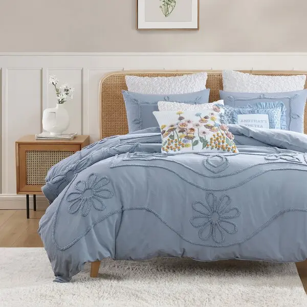 PERI HOME 3d Petals Decorative Pillow, 18 X 18