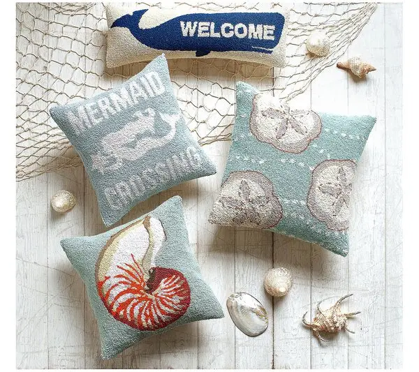 THE PILLOW SHOPPE Mermaid Crossing Hook Pillow