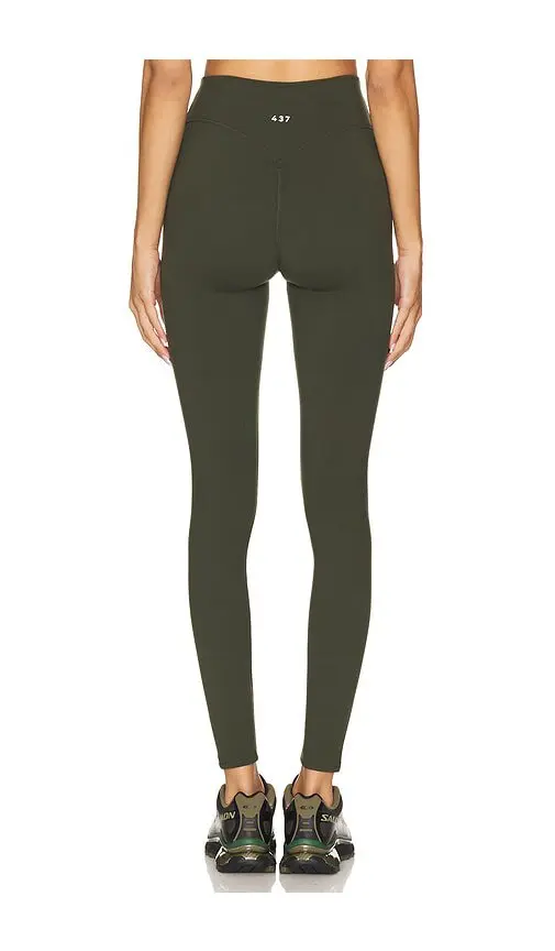 437 The Essentials Legging In Dark Green - Forest