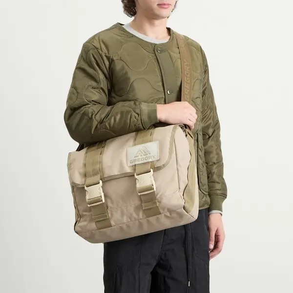 GREGORY Jawbreaker Messenger Bag - Field Tan
