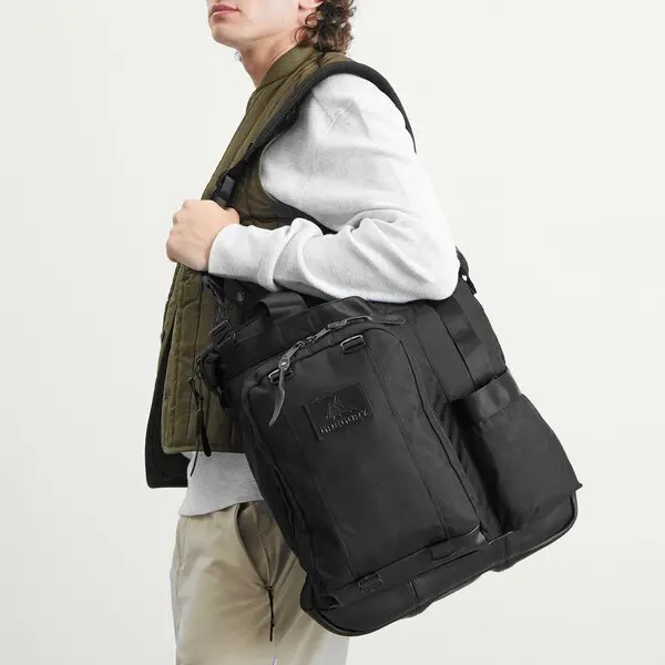 GREGORY Quarry Helmet Bag