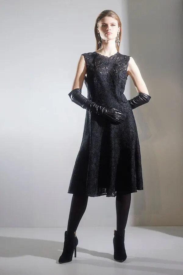 Natori Mantilla Lace Sleeveless Dress