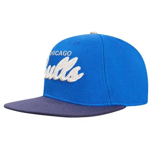 PRO STANDARD Navy Chicago Bulls Legacy Snapback Hat