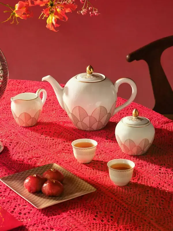 Christofle Malmaison Covered Sugar Bowl - White