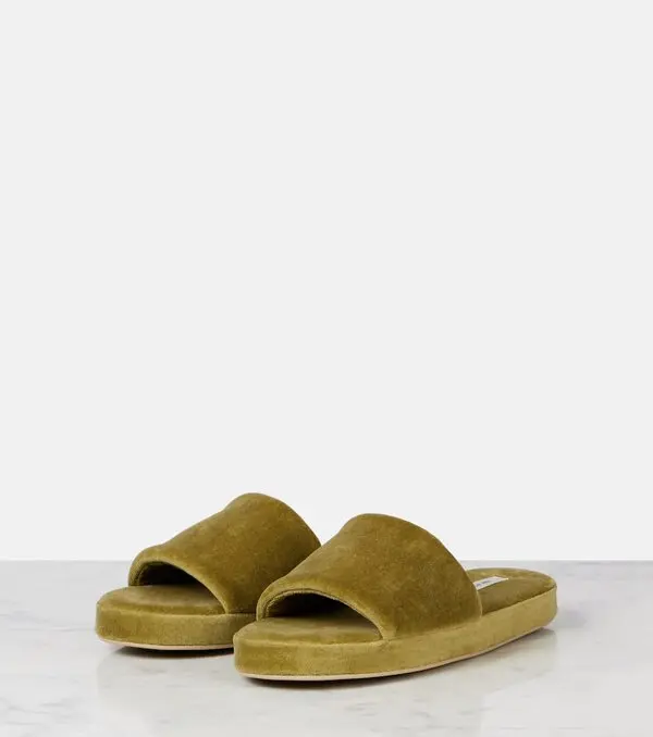 THE ROW Pillow Slides