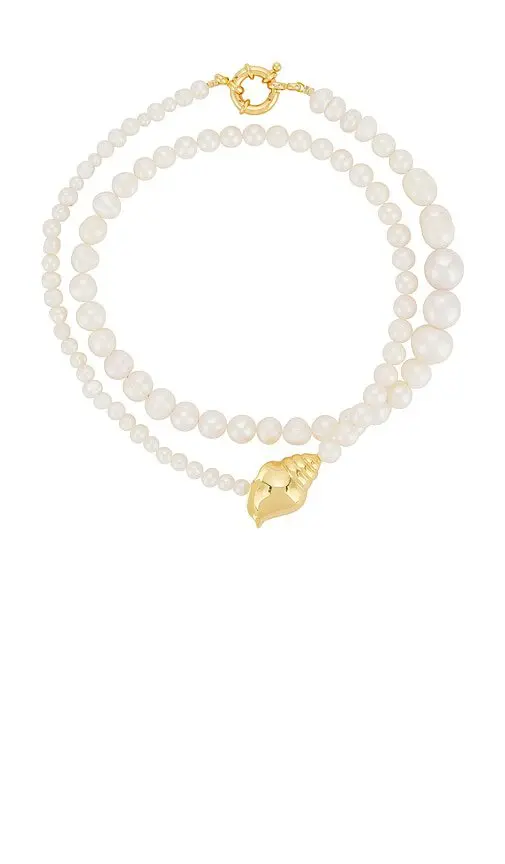 Timeless Pearly Shelly Necklace - White