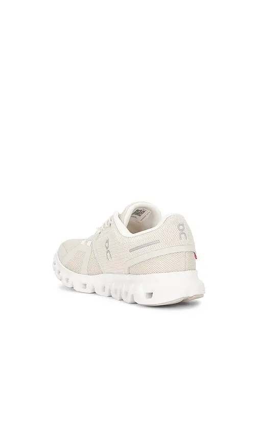 On Sneaker - White