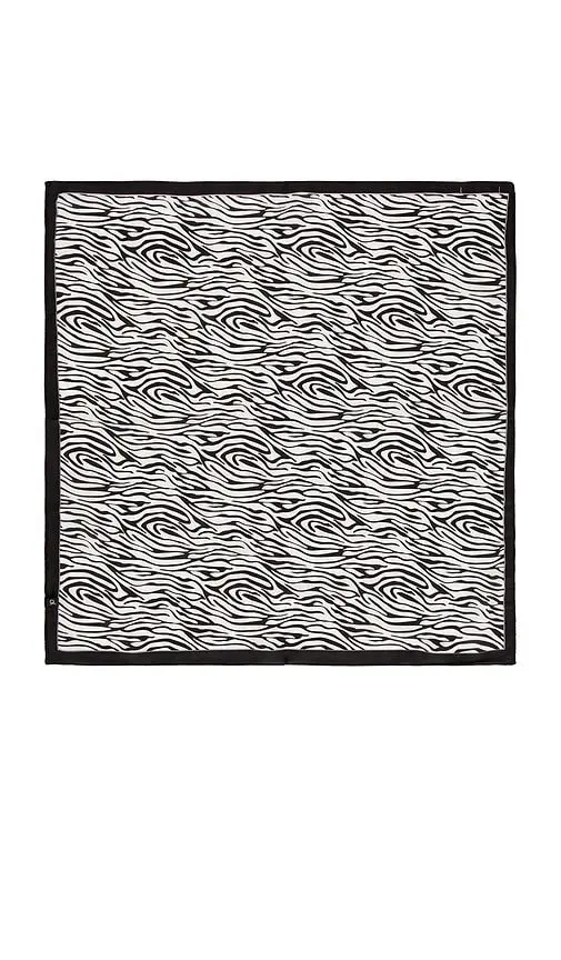 PETIT MOMENTS Scarf In Black,white