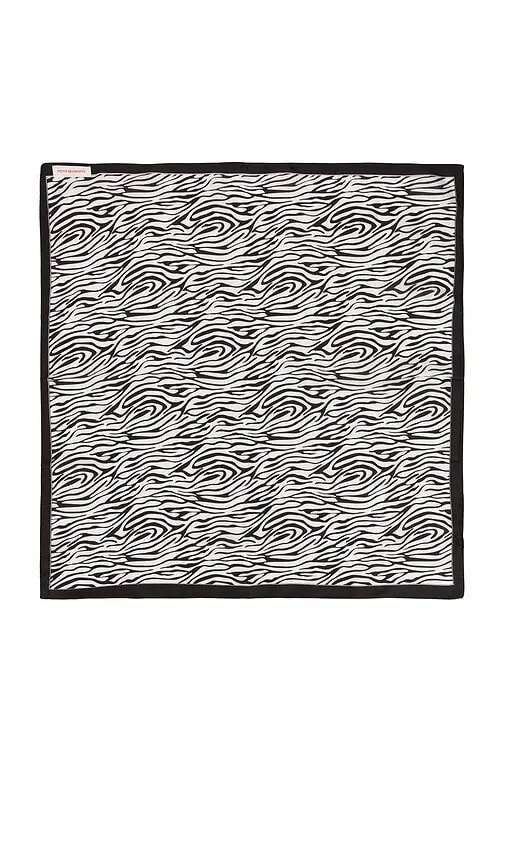 PETIT MOMENTS Scarf In Black,white