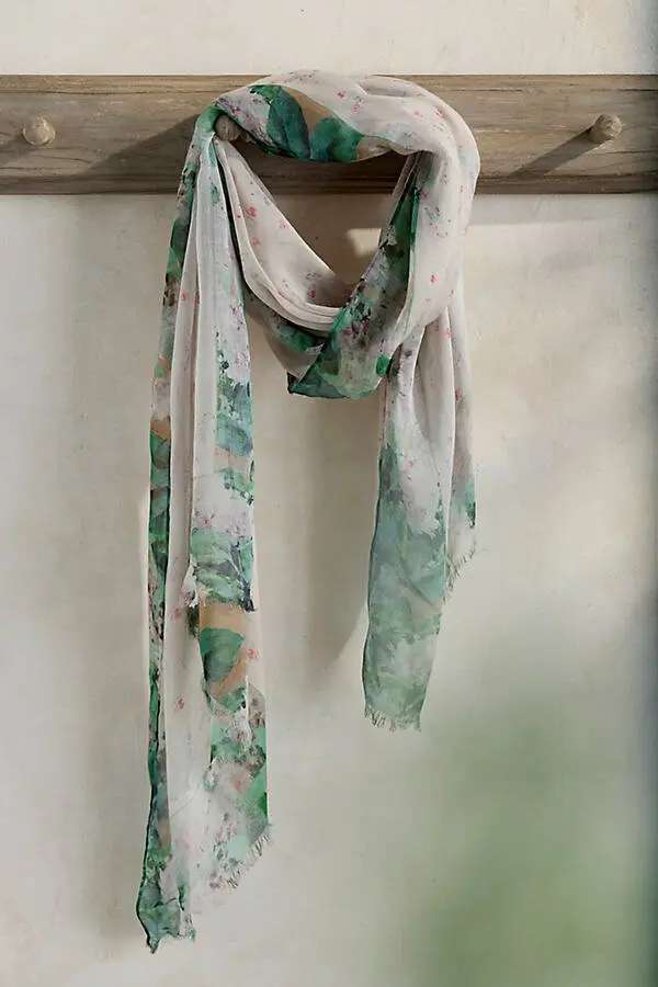 ELIZABETH GILLETT Garden Frame Scarf - Green Pattern