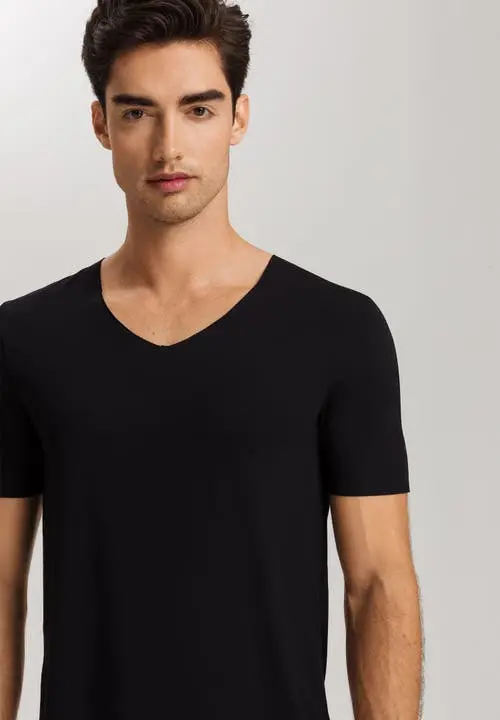 Hanro Clean Cut Seamless V-neck T-shirt - Black