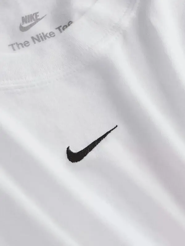 Nike Chill Knit T-shirt