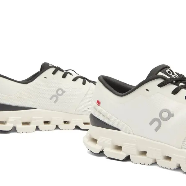 On Cloud X 4 Sneakers - Ivory/black