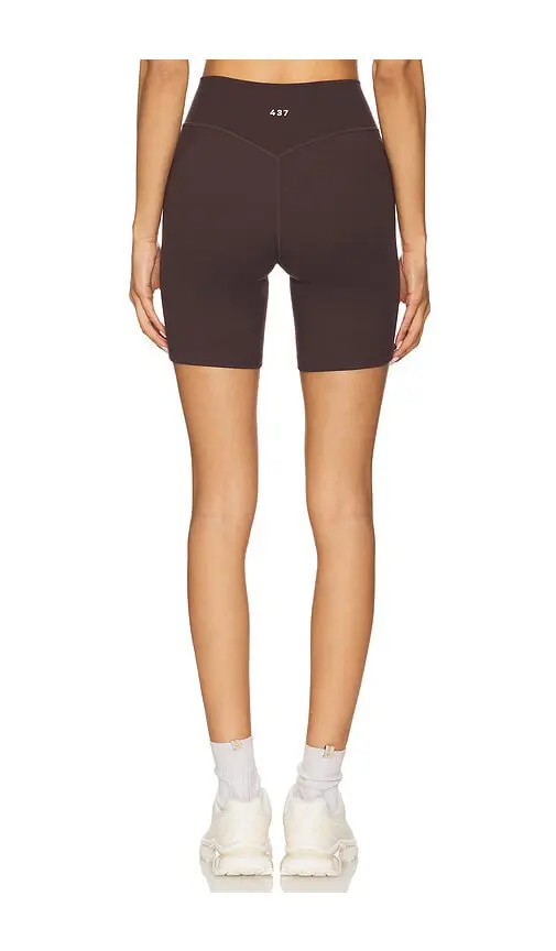 437 The V Short