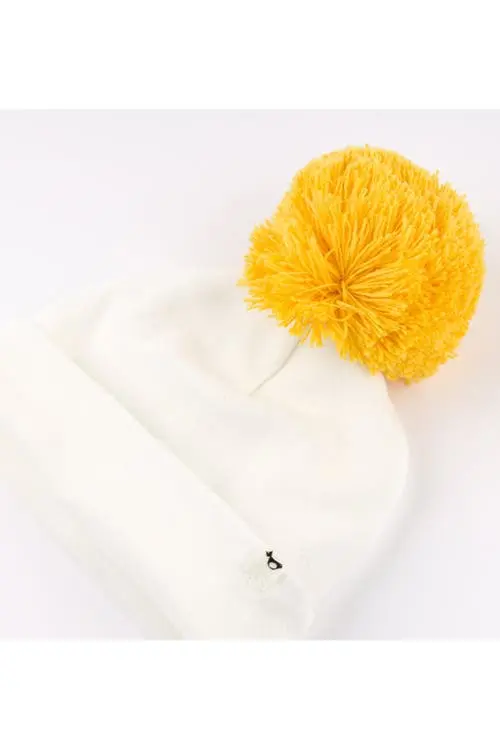 OH BABY! Yarn Pom Hat