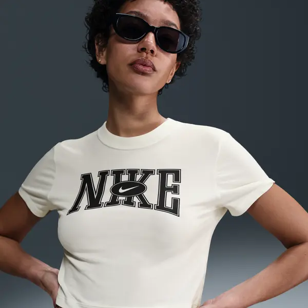 Nike Sportswear Slim Cropped T-shirt - White