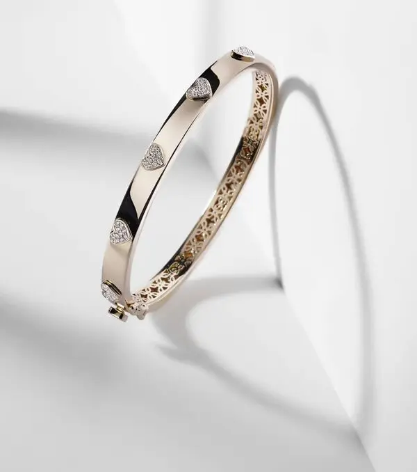SYDNEY EVAN Heart 14kt Bangle With Diamonds