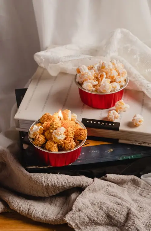 SOUTHLAKE GIFTS Popcorn Candle Bowl - Caramel