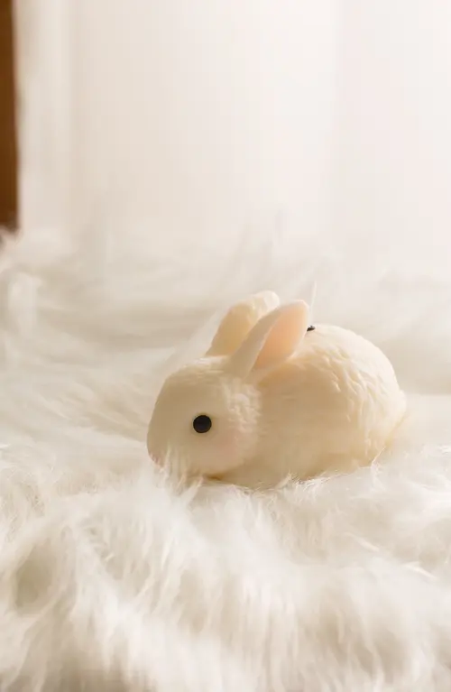 SOUTHLAKE GIFTS Blushing Bunny Candle - Lying Down