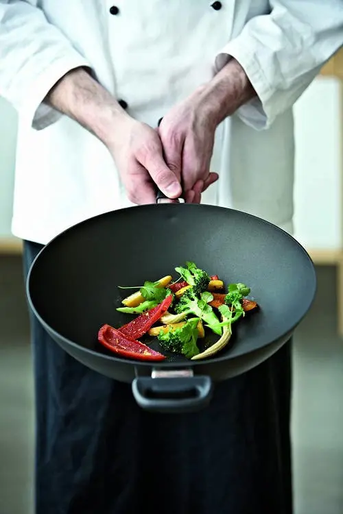 SCANPAN Classic 12.5 Inch Wok - Black