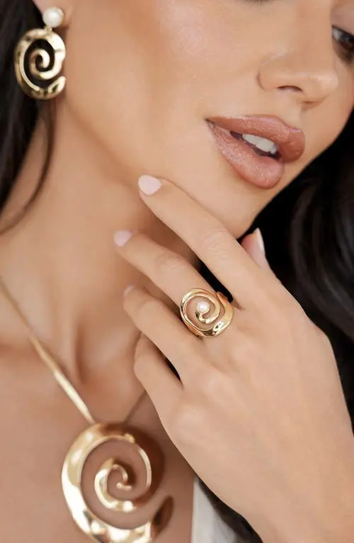 Ettika Aura Swirl Freshwater Pearl Statement Ring - Gold