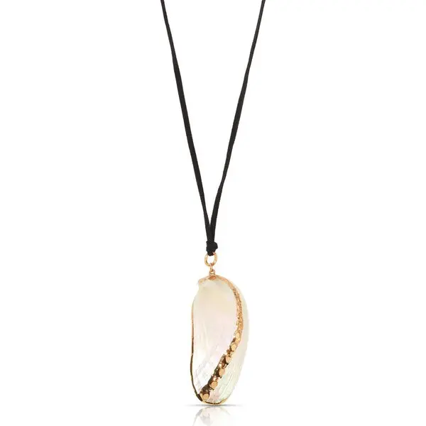 Ettika Shell Pendant Necklace - Black/ Ivory