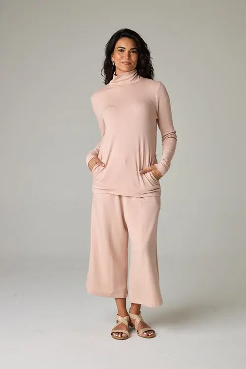 EAVOLU Acadia Eco-luxe Rib Split-sleeve Long Sleeve Top - Rose Quartz