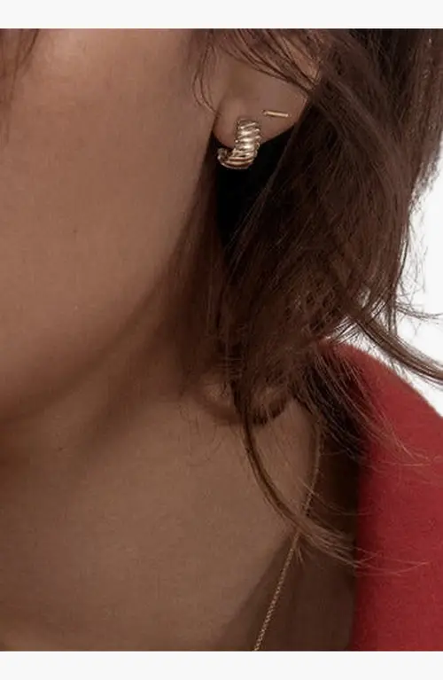 KINN Micro Bar Stud Earrings