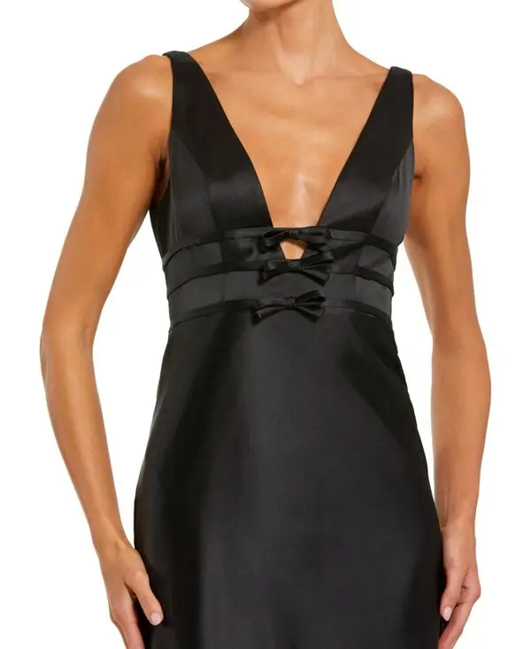 Mac Duggal Sleeveless V-neck Satin Gown With Bow Details - Black